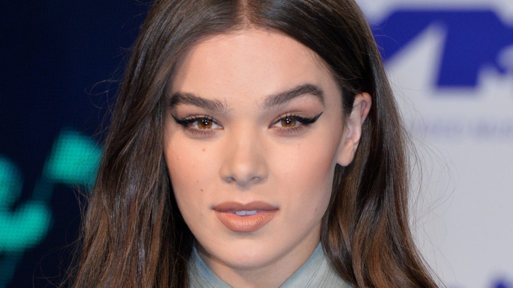 Hailee Steinfeld Height: Everything You Need to Know - The Caring Girl